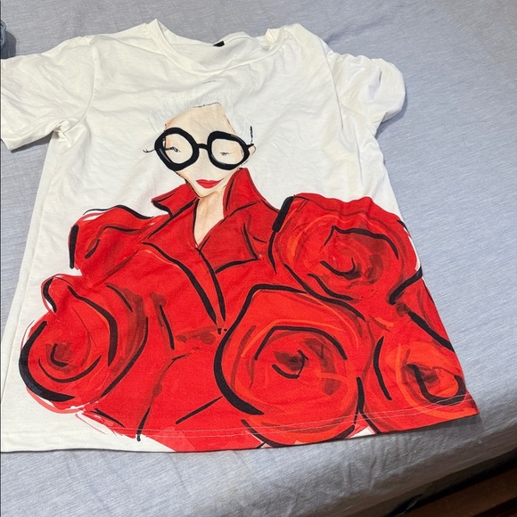 Tops | Iris Apfel Stylish Graphic Tshirt With Red And Black Design ...